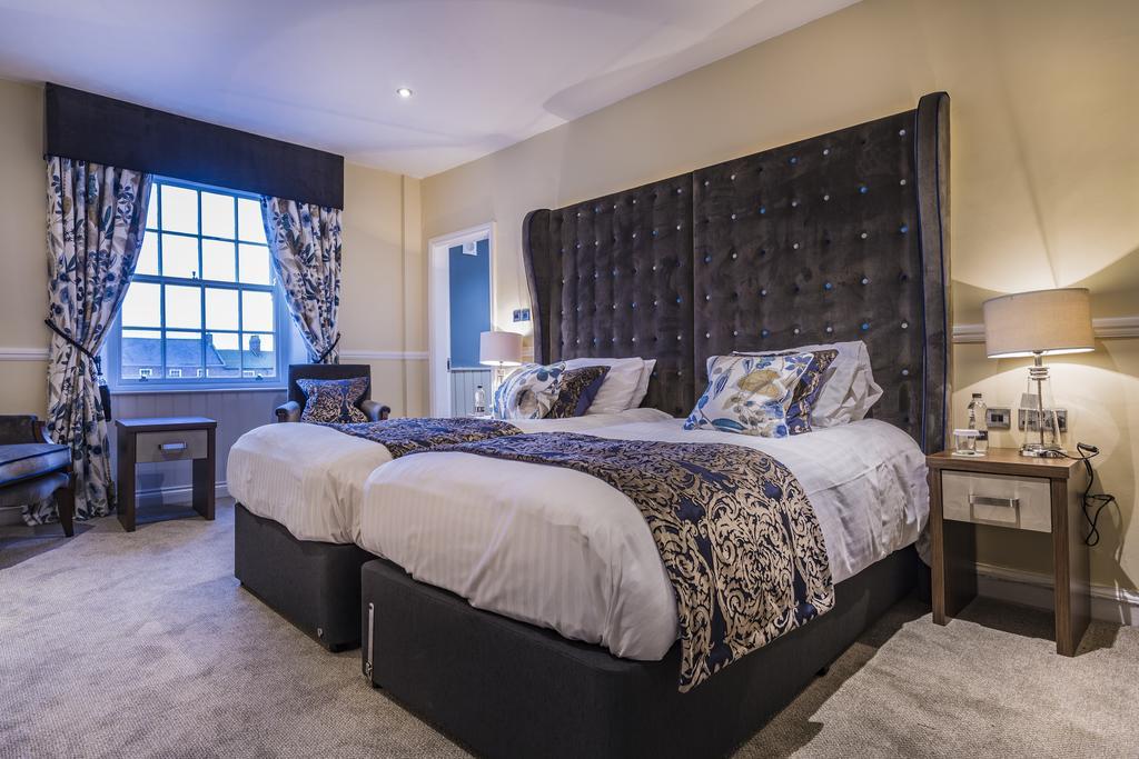 Hotel The Golden Fleece Hotel, Thirsk, North Yorkshire - The Coaching ...